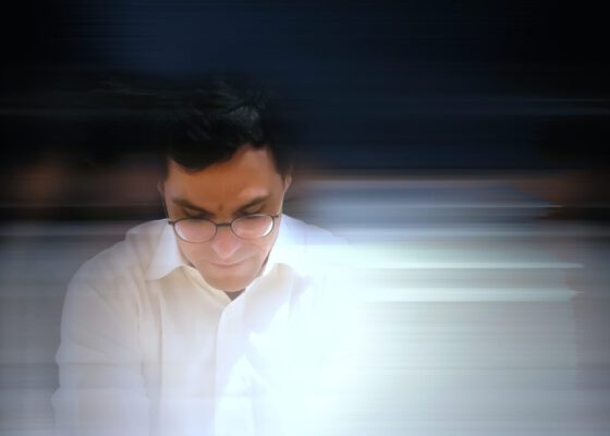 Stepan Simonian (piano) – Photography by Michael Reinicke